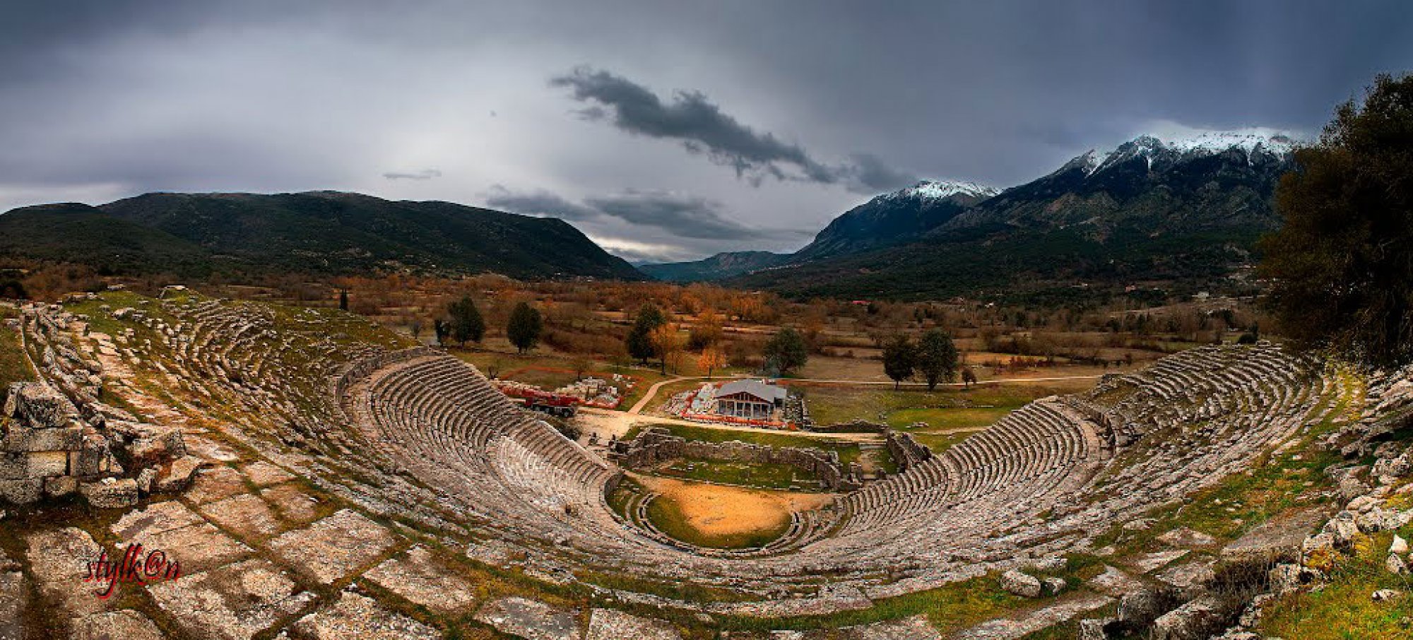 Το αρχαίο θέατρο και Μαντείο της Δωδώνης Krikonis Hotel Ιωάννινα